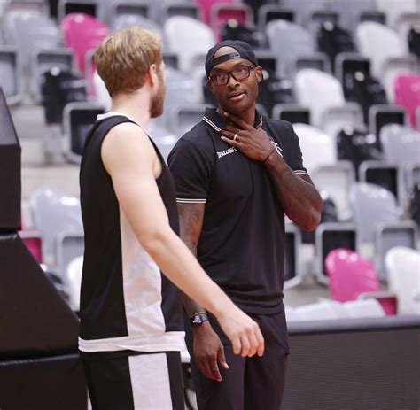 Öffentliches Training der Baskets Ein erstes Probeschauen für Fans