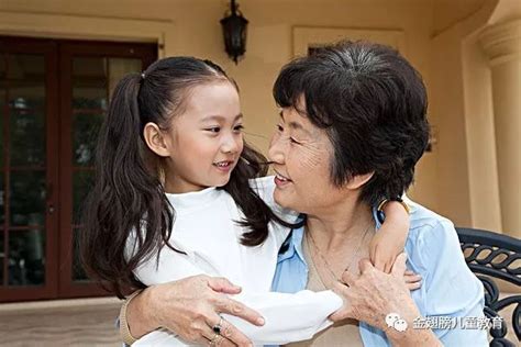孩子跟谁睡，爸爸妈妈？还是爷爷奶奶？