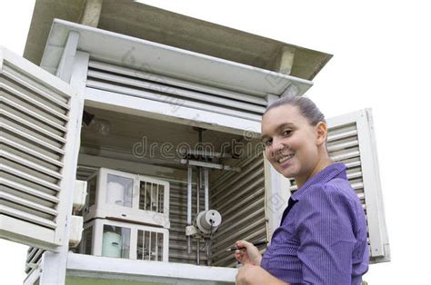 微笑的女气象学家图片 包图网企业站