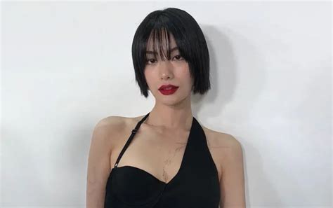 Nana時裝週上「絲襪鬆開」！人海前掀裙喬一下 震撼畫面全場尖叫 日韓 娛樂 Nownews今日新聞