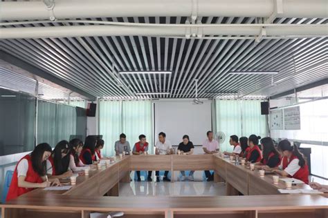 志愿同行携手共进志愿服务座谈会 贵州师范学院马克思主义学院思师小马志愿服务队暑期三下乡社会实践活动系列报道十一 贵州师范