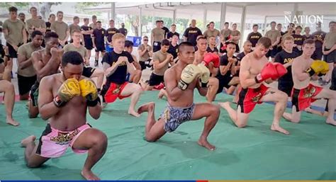 အမေရိကန်စစ်တပ်သည် ထိုင်းလက်ဝှေ့ကျော် ဗွေခေါင်ထံမှ ထိုင်းရိုးရာ မွေထိုင