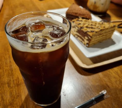 오목교 카페 달콤한 말렌카 꿀 케이크를 맛볼 수 있는 카페 아뜰리에
