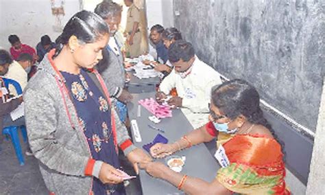 Ap Panchayat Elections 2021 Gram Panchayat Elections Phase 3 Sees 80