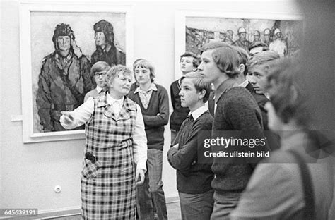 Schulklasse Photos And Premium High Res Pictures Getty Images