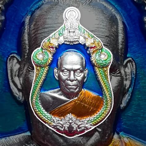 เหรียญล้อแม็กซ์ หลวงพ่อรวยวัดตะโก รุ่นรวยเจริญสุข ปี 2556 ยอดนิยม เนื้อทองแดงลงยาแดง จัดสร้าง