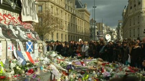 Paris Attacks Minute Of Silence Observed As Mourning Continues Across