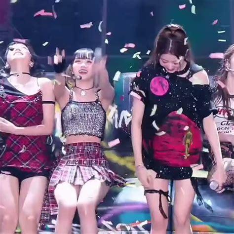 사또밥 on Twitter 김채원 허윤진 진짜 킹랑스러운거 볼사람 https t co KX SNwdcG Twitter