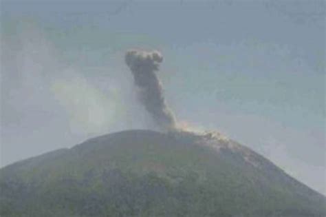 PVMBG Imbau Warga Waspadai Bahaya Lahar Dingin Gunung Ile Lewotolok