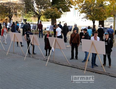 Jarmart Tv 2020 рік В Україні триває війна Ми продовжуємо вести