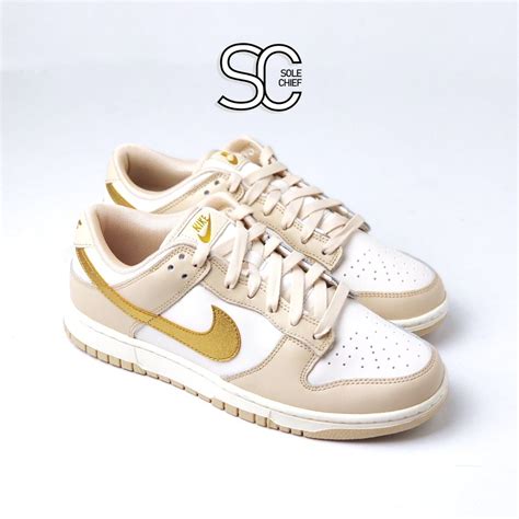 7w 85w W Nike Dunk Low Gold Swoosh Womens Fashion Footwear