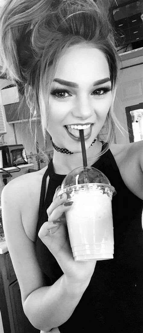 Athena Faris Rprettygirls