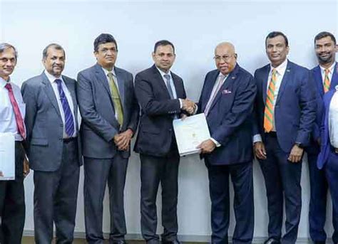 නැදිමාල වෙඩික්කරුවන් ආ යතුරු පැදිය හමුවේ Lankadeepa Online