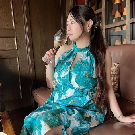 水樹たまさんのインスタグラム写真 水樹たまinstagram 「おさけおいしい🥂 お酒好き女子 シャンパン好き 飲み放題 沖縄