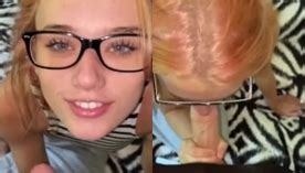 Britni Kitten Uma Garota Nerd E Sexy Se Deliciando Ao Fazer Sexo Oral