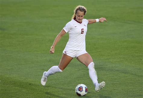 Top 12 Hottest Female Soccer Players To Grace The Fie