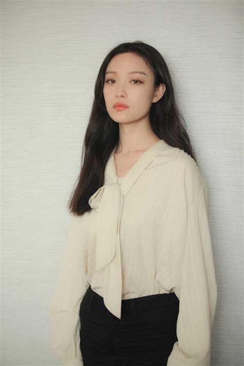 明星美女 张雨绮亚洲电影大奖走红毯 乳沟微露秀身材