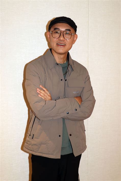 翁嘉穗揭悲惨身世9岁丧母鼓励抑郁勿忌医 周国丰赞新评审有火花 星岛日报