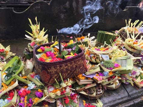 Banten Sebagai Bahasa Simbol Juru Sapuh