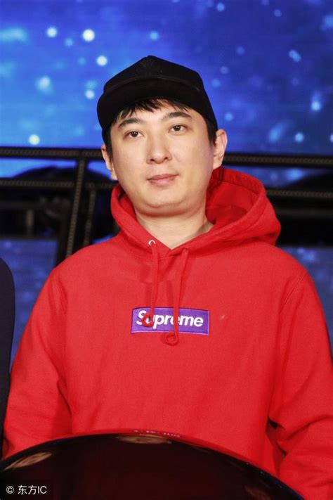 王思聰頒獎嚼口香糖事後武大靖發文感謝一番話暴露倆人關係 每日頭條