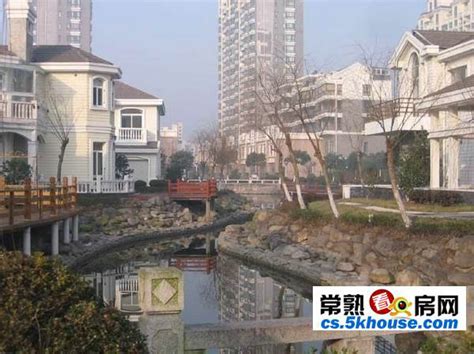 稀缺润欣花园 联体别墅 280平 带装修 620万 独立车位 朝南院子常熟虞山润欣花园二手房4室2厅3卫280平方620万元常熟润欣