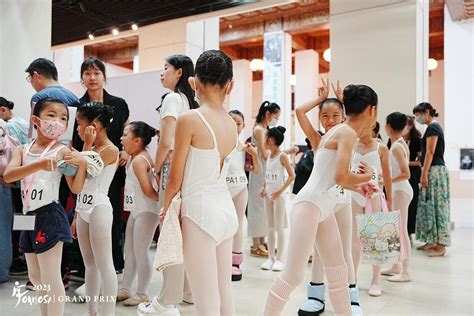 華燦工場 2018年個稅改革，很多人都處於困惑的階段。通信研究院、華燦工場攜手弘陽財稅共同舉辦了《個稅、社保徵管新格局下的財稅疑難問題與
