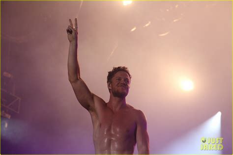Imagine Dragons Dan Reynolds Bares Buff Body While Shirtless At