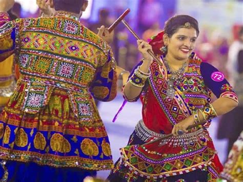 Navratri 2022 Graba Dance History Significance How Garba Dandiya