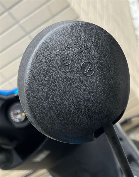 事故詢問 機車停馬路，被旁邊機車撞 機車板 Dcard