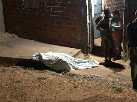 Jovem é Morto A Facadas Após Briga Por Dívida Em Bar Na Zona Sul De