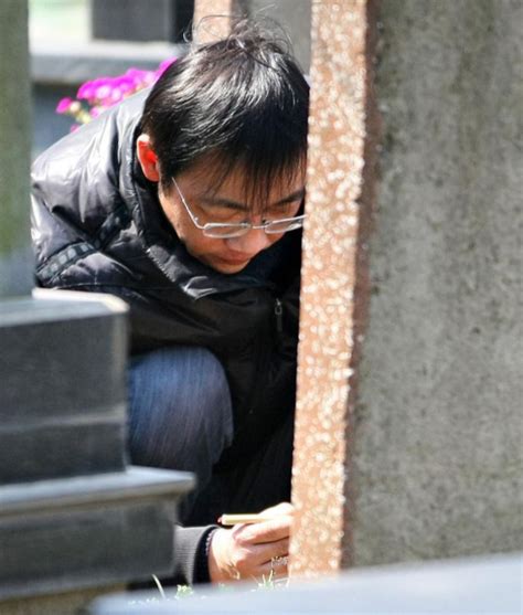 清明节扫墓的目的是什么？网传男孩扫墓在奶奶坟前跪求不写作业，真有这事儿？ 知乎