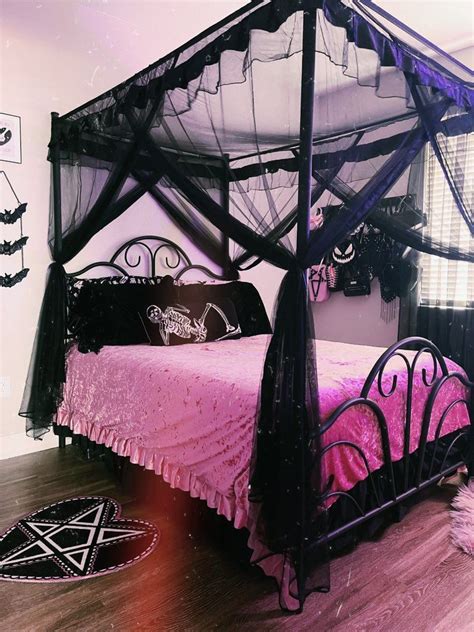 Gothic Bedroom Decor Inspiration