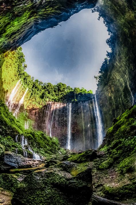Bisnis Indonesia Tumpak Sewu Air Terjun Yang Menakjubjan Dari Lumajang