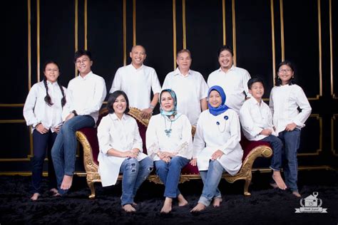 Detail Contoh Foto Keluarga Casual Koleksi Nomer