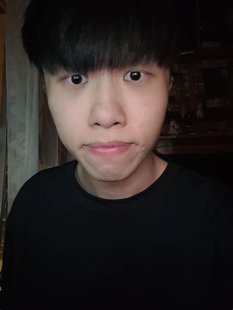 日常穿搭 想找到一個適合自己的髮型 穿搭板 Dcard
