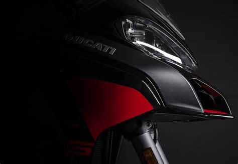 In Arrivo Una Nuova Ducati Multistrada V2 Ecco Le Foto Spia Motociclismo