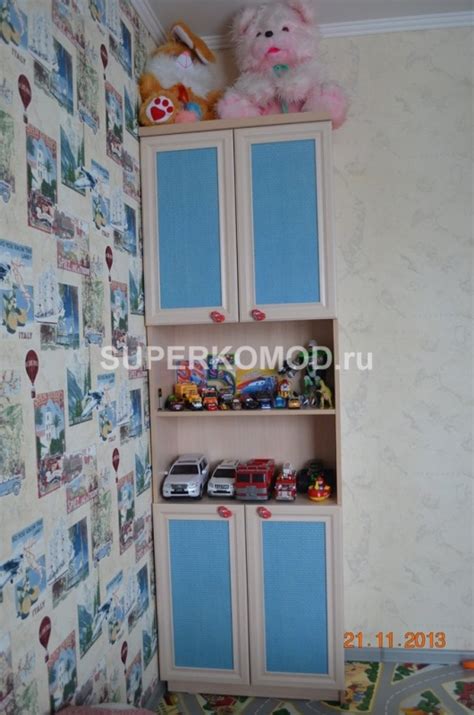 Полки для детской комнаты