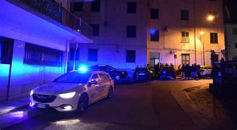 Eboli Uccide Il Padre A Coltellate Al Culmine Di Una Lite Poi Chiama Il Fratello In Manette