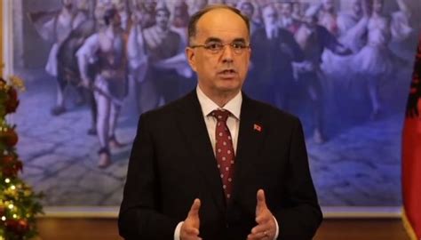 Presidenti Begaj mesazh urimi për Vitin e Ri Rru Syri Lajmi i fundit