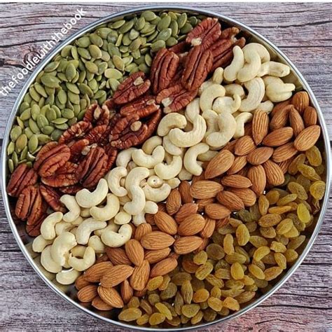 Dry Fruit Tray Fruit And Veg Dried Fruit Fruit Juice Recipes