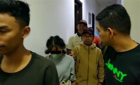Ngamar Bareng Dua Pasangan Muda Mudi Di Padang Digerebek Satpol Pp