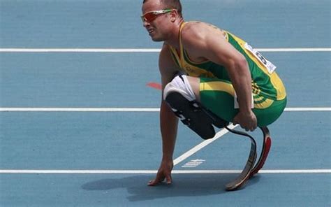 Afrique Du Sud Lathlète Oscar Pistorius Inculpé Du Meurtre De Sa