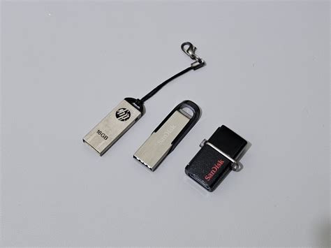 Sandisk 64GB 32GB And HP 16GB Thumbdrives Take All Computers Tech Parts Accessories