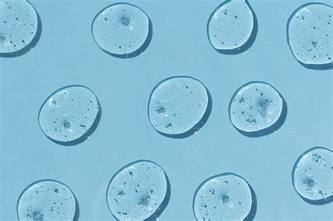 파란색 배경에 젤 방울 혈청 또는 히알루론산 화장품 또는 바이러스 보호의 개념 개념에 대한 스톡 사진 및 기타 이미지 개념
