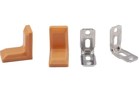 Уголок с металлической основой и пластиковой крышкой венге уп100шт