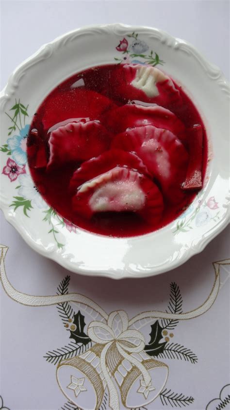 Wigilijny barszcz czerwony z pierożkami przepis PrzyslijPrzepis pl