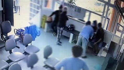 Vídeo Bebê Nasce Em Recepção De Maternidade Cai E Bate A Cabeça