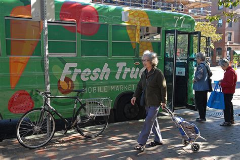 Oasis On Wheels Mobile Markets Bring Fresh Produce Into Food Deserts