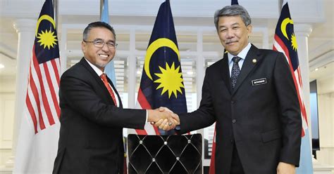 Adly Zahari Mulakan Tugas Harian Metro