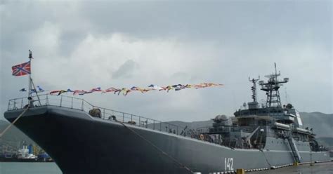 殘骸曝光！烏克蘭襲擊俄軍登陸艦 爆炸瞬間影片太震撼 自由軍武頻道